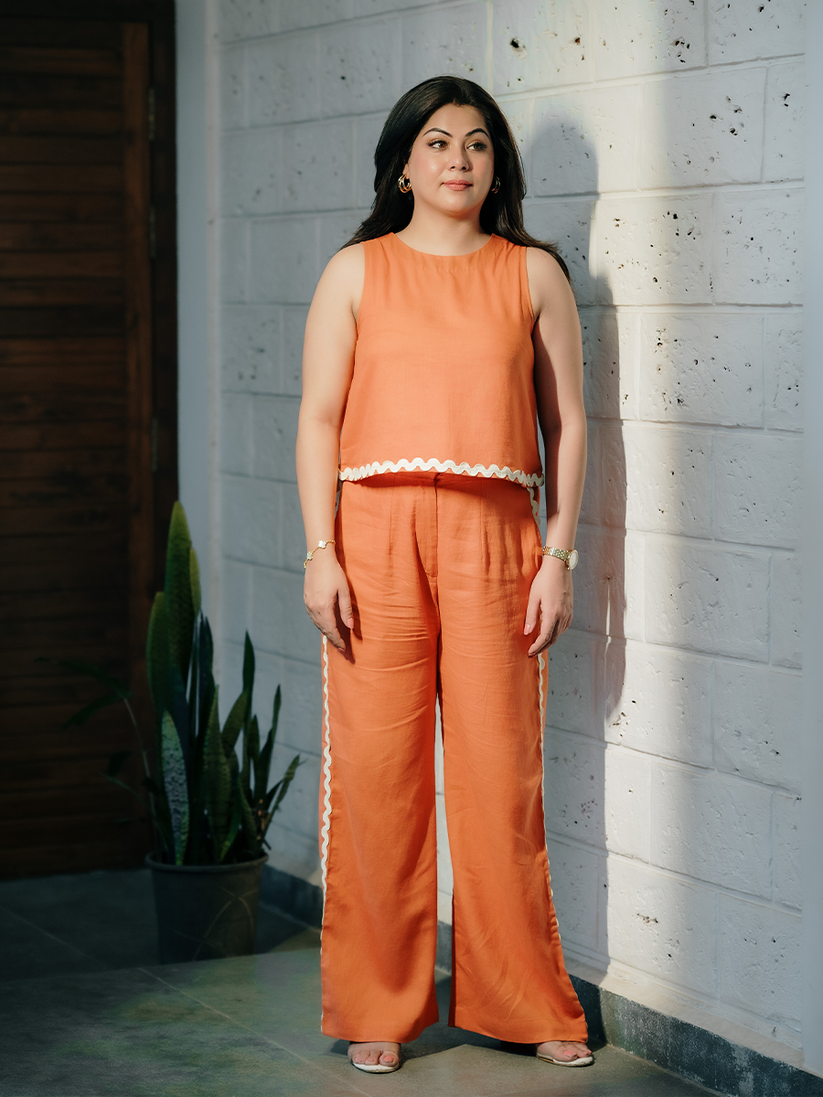 Terracotta Linen Lace Set – Chic & Playful Ensemble – Lino Clothing
